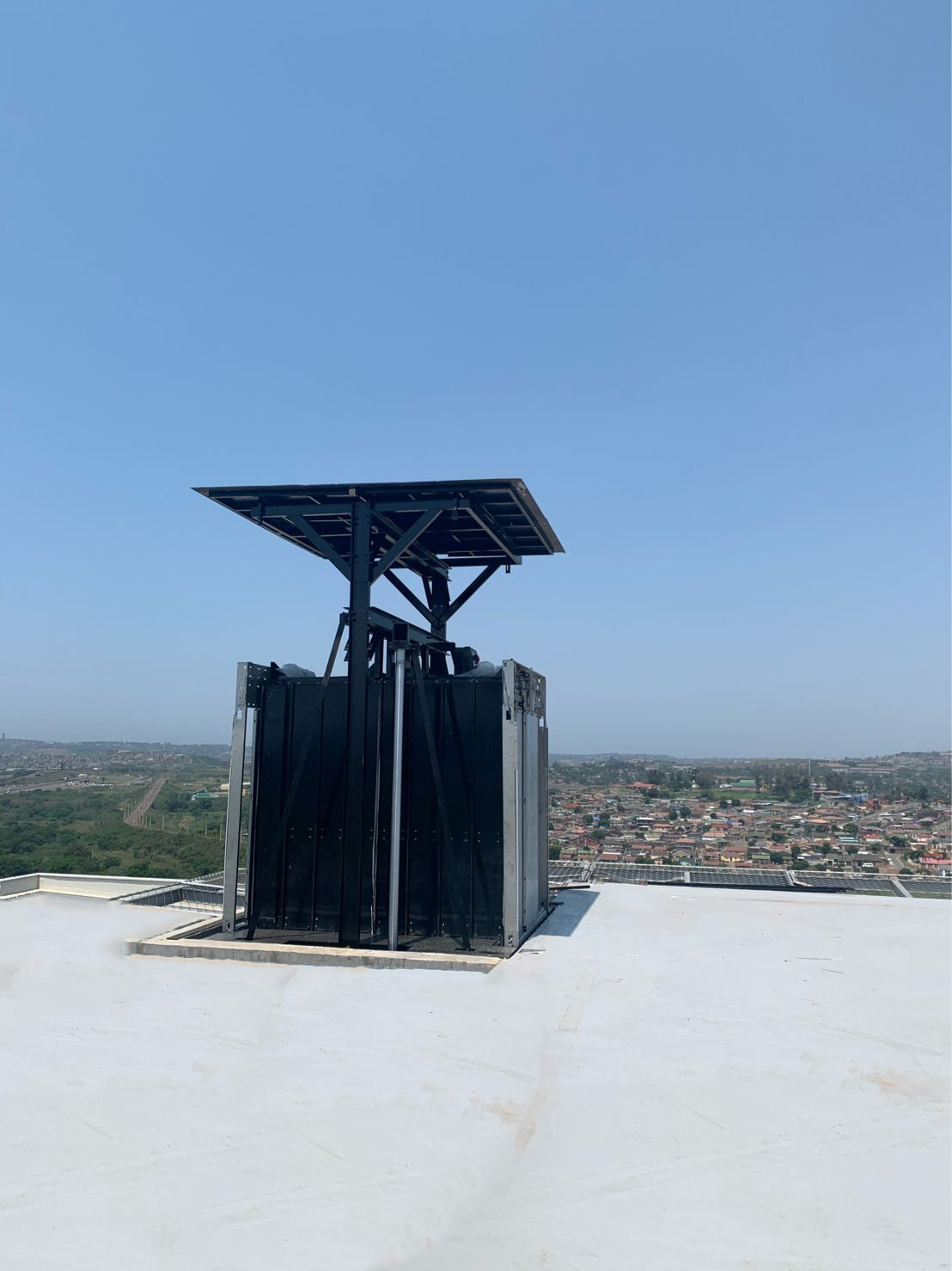 Helipad lift, reaching the hospital by the roof – doppler.gr